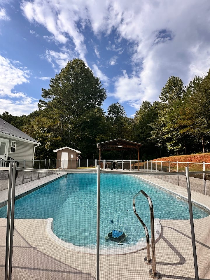 Private Pool Getaway Near River Trails & Wineries - Ellijay