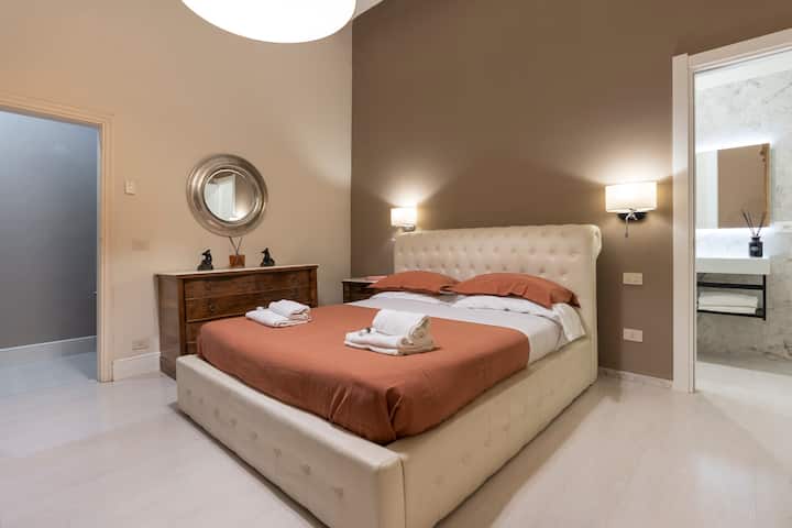 Historic Apartment Borgo Ognissanti, Florence - Florence