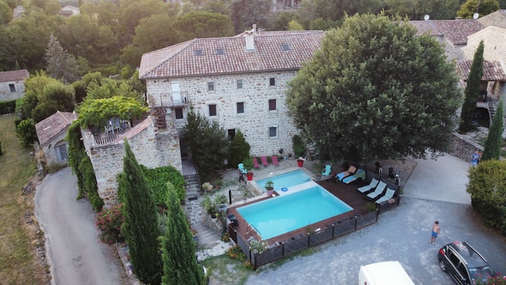 Bel Appartement Terrasse Privée - Joyeuse