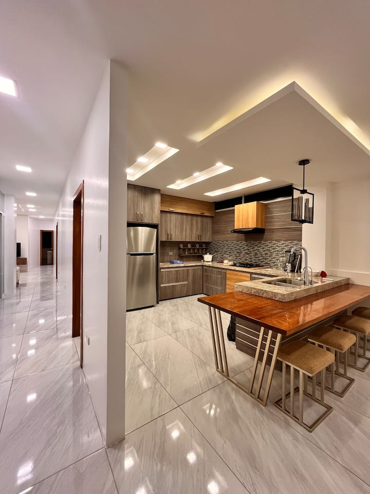 Moderno Y Espacioso Apartamento - 