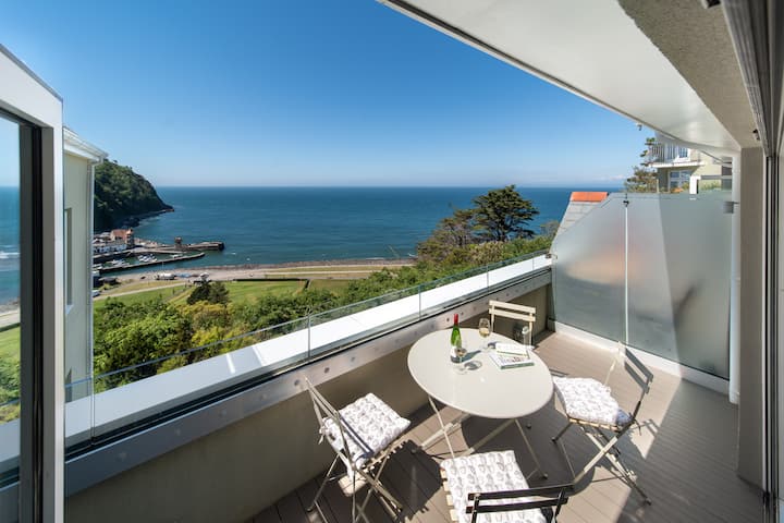 Sea View Escape With Private Balcony |Parking|2bed - Exmoor