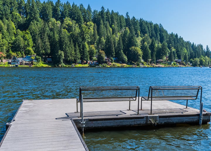 Awesome Waterfront Home W/ Dock! - Northwest Trek Wildlife Park