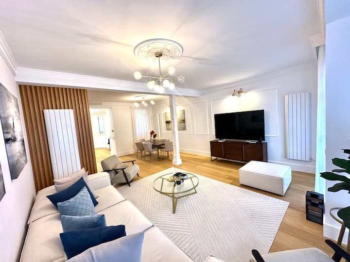 Luxury Apartment In The Center Of Madrid - Madrid
