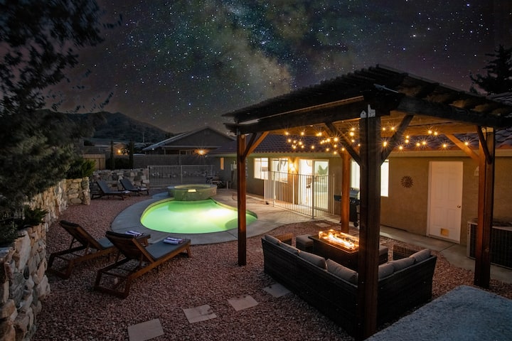 Refined 3br Desert Pool House W/ Fire Pit & Games - Yucca Valley, CA