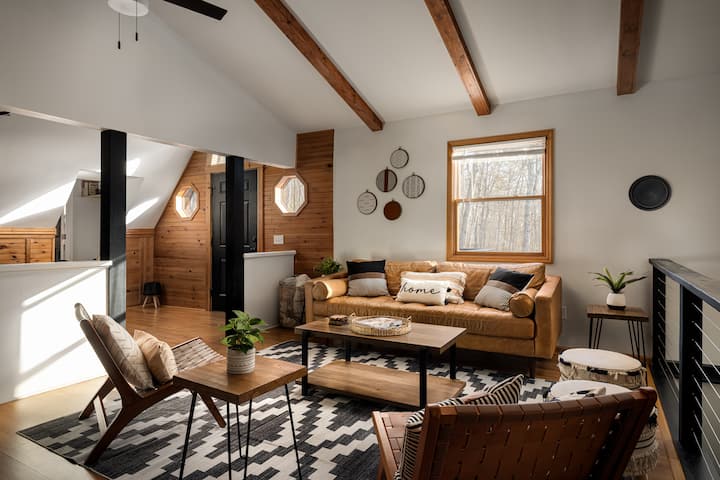 Stylish A-frame * Hot Tub*fire Pit*game Room - Virginia