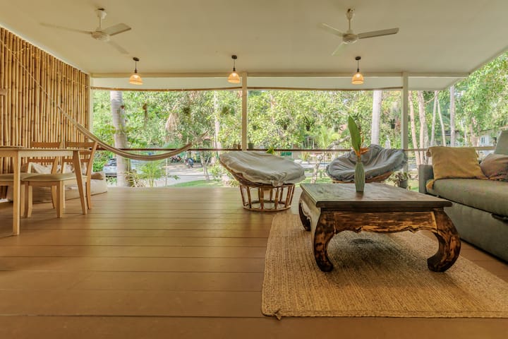 Blondie Pool Oasis - Ko Pha Ngan