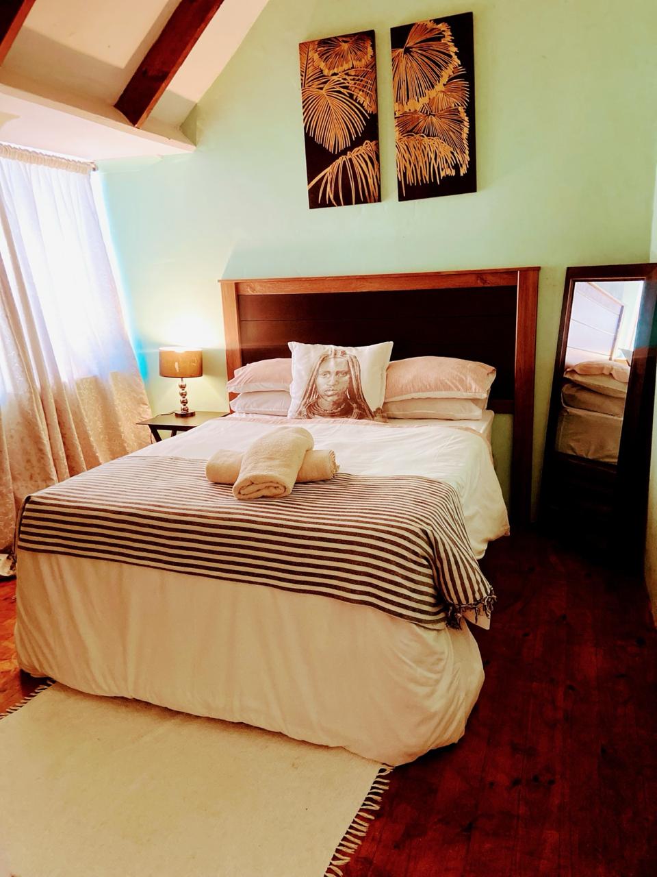 Double room downstairs neat - Houses for Rent in Cape Town, Western ...