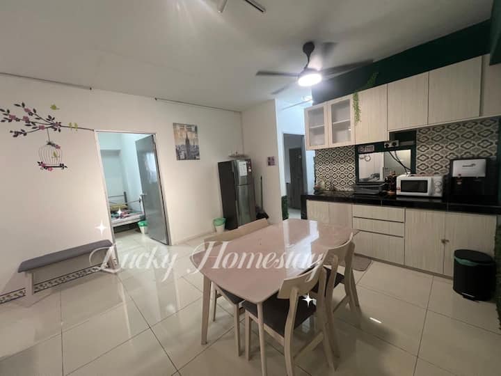 Cyberjaya Homestay/1-6 Pax/wifi/netflix - Cyberjaya