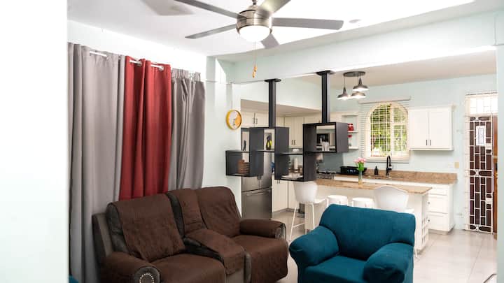 Tranquil Oasis In Mona - Kingston, Jamaica