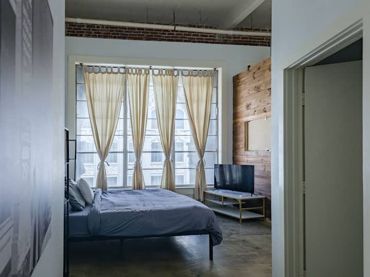 The Downtown Urban Loft - Memphis, TN