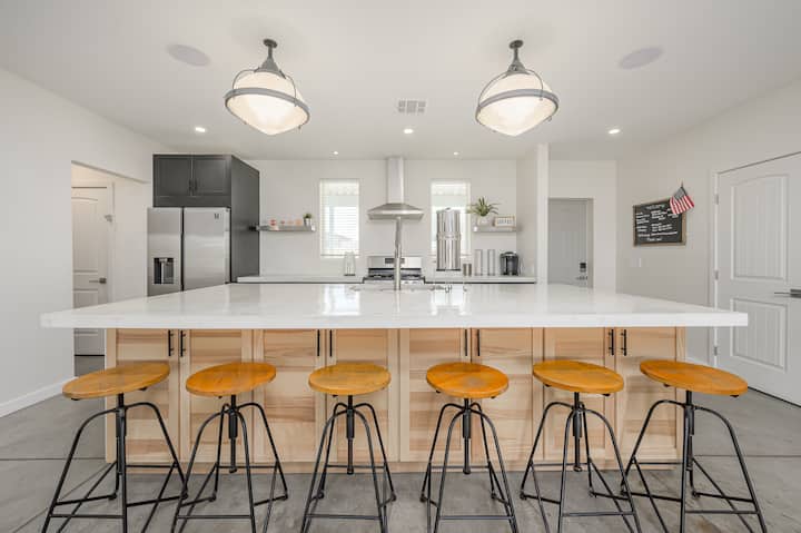 Modern Lake House Minutes From Casinos - Bullhead City, AZ
