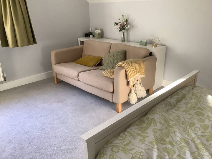 Huge En-suite Room, Luxury Home - Farnham