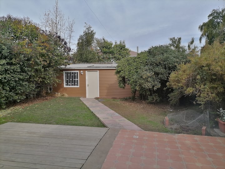 Cabane Dans Jardin Avec Parking - Santiago
