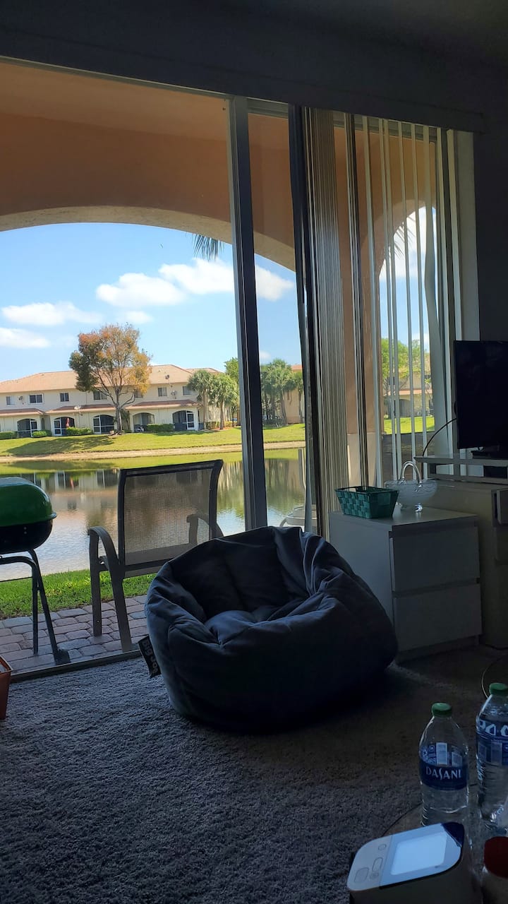 Rooms For Travel Nurse, Meds, It's, Interns, Etc. - Miramar, FL