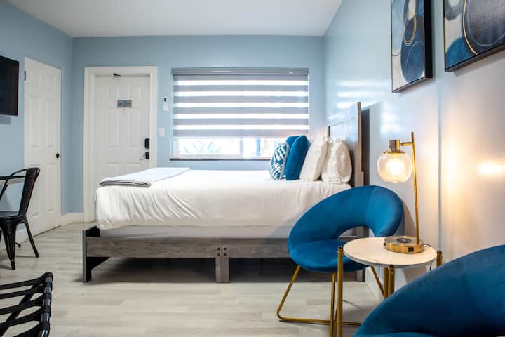 Cozy Beachside Boutique Hotel With Kitchen - Daytona Beach, FL