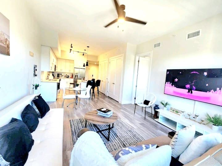 Lux For Group Up To 8/ 5bds W/gym Downtown&beaches - Palm Beach, FL