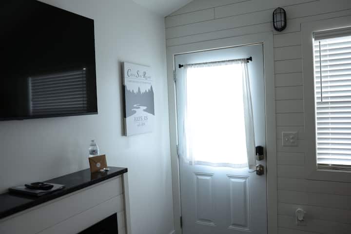Cozy Cabin #6 W/ Ev Charger - Kansas (State)