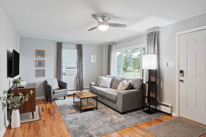 New! Cozy&clean Carriage Haus-private In Unit W/d - Cheyenne, WY