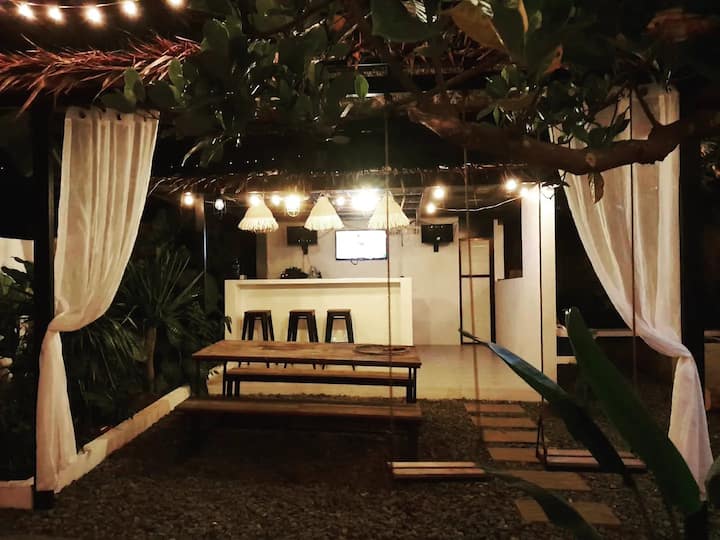 The Guesthouse Iruhin (16-18 Pax) - Tagaytay