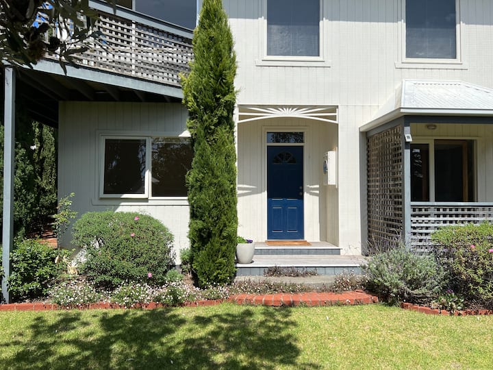 Beach Cottage Torquay - Bright, Cosy, By The Beach - 토르퀘이