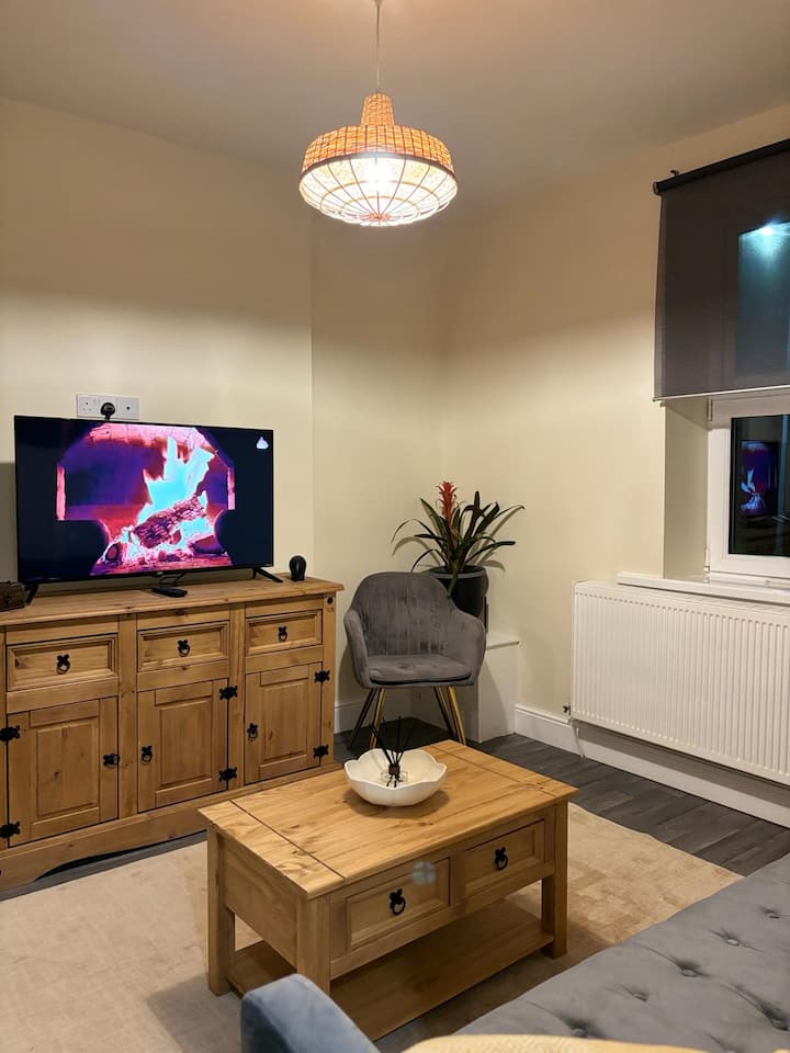 Penarth/cardiff- Spacious 2 Bedroom Flat - Barry