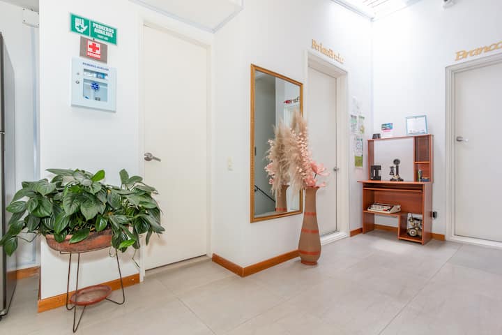 Habitación En El Poblado Con Aire Acondicionado #3 - Medellín