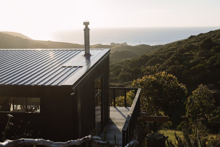 Foudre Suite W/hot Tub @ Barrelled Wines Raglan - Raglan