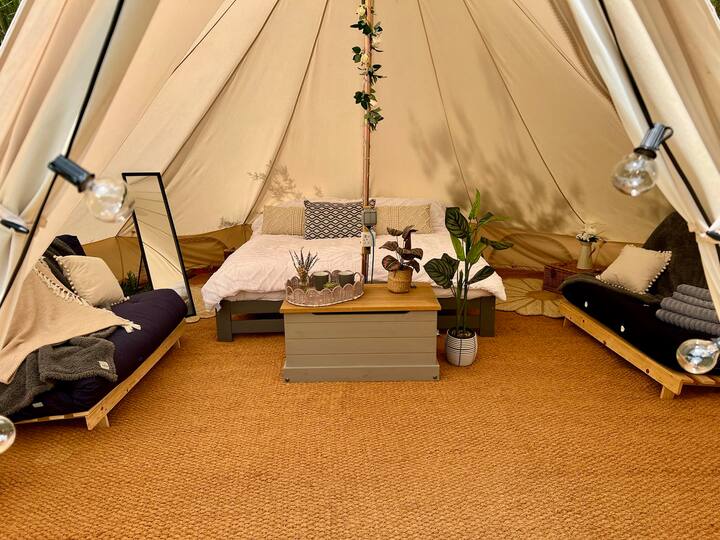 Elmbridge Farm Glamping- Damson Bell Tent - Bromsgrove