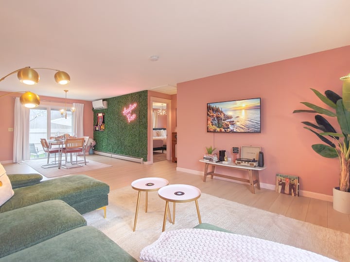 Modern Retro-inspired Apartment W/ Firepit & Grill - Maine