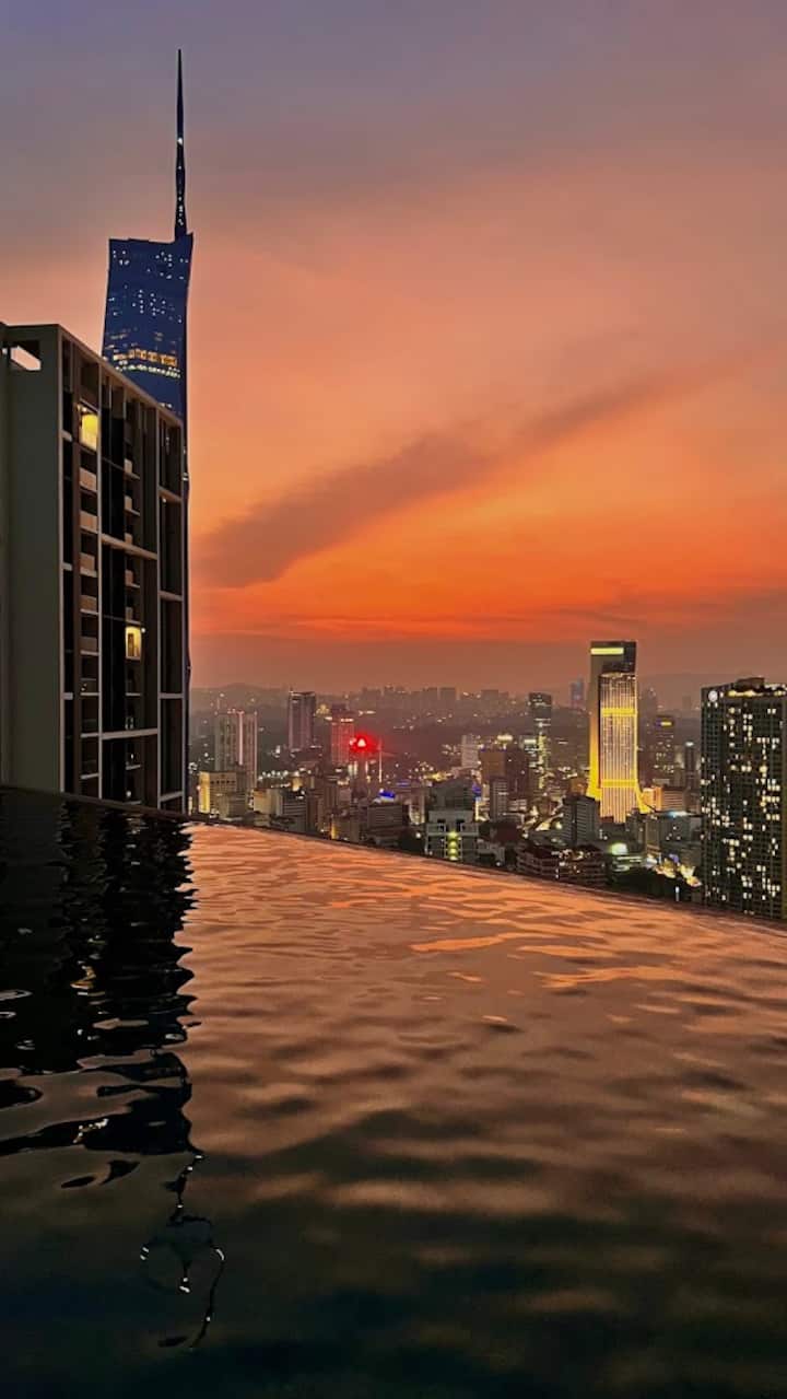 Luxury Dual Key Klcc Facing Apartment|infinitypool - Kuala Lumpur