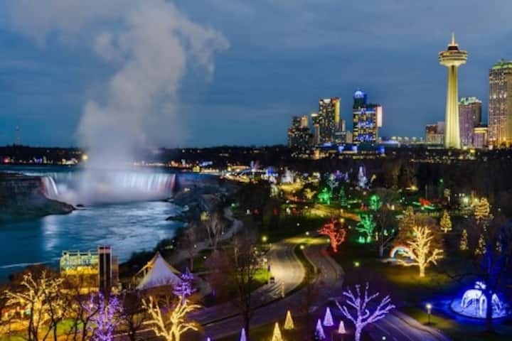 Minutes To Falls And Casino ~Fits 7 ~Family-stay - Niagara Falls