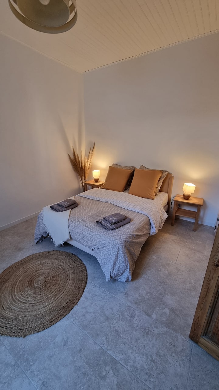 Les Arènes - Grand T3 Calme Avec Clim Et Terrasse - Narbona