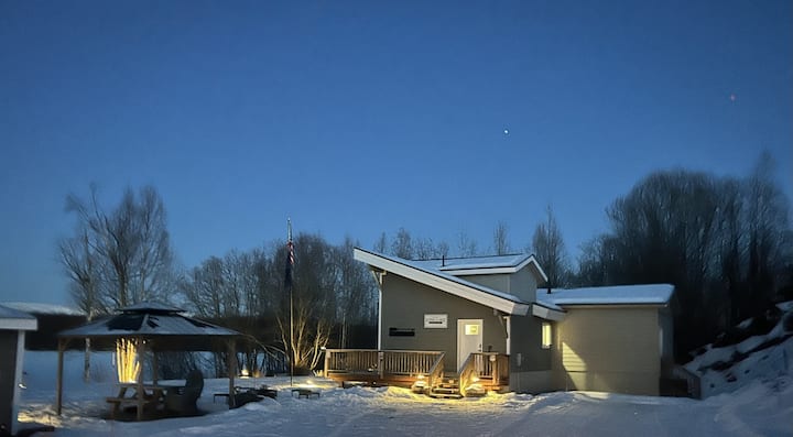 Long Lake Chalet - Alaska