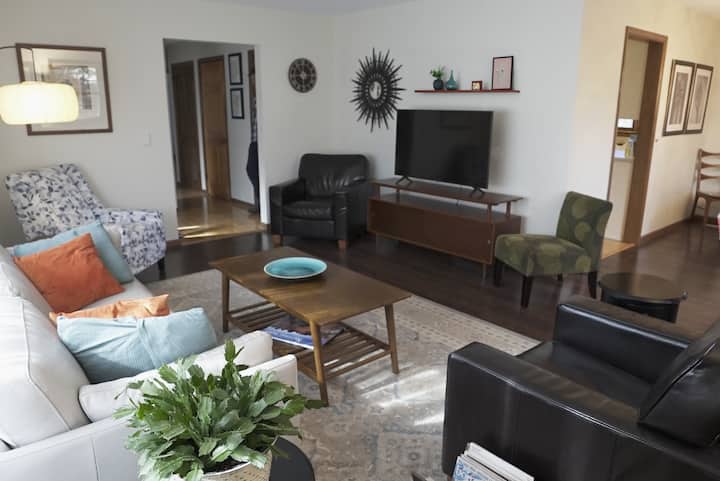Cottage Gem: Spotless, Secluded & Bring The Dog! - Middleton, WI
