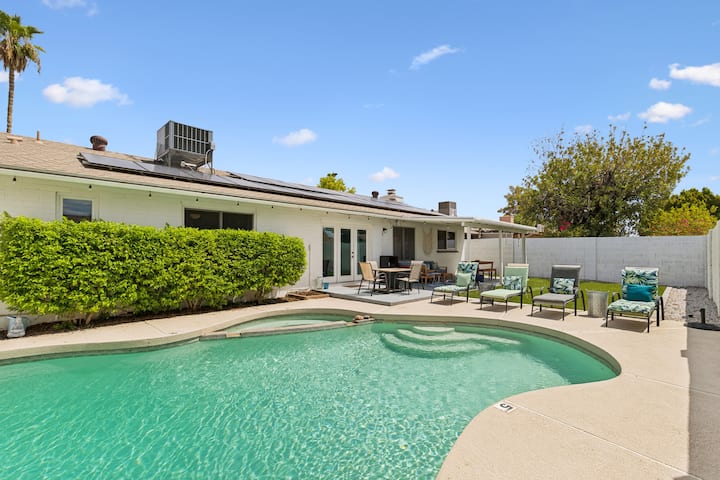 Stay On Sesame |3bdrm | Bright, Spacious, Fun - Tempe, AZ