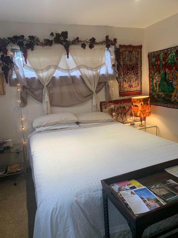 "Luxe~retro"  Unique Decor  Relaxation And Comfort - Taupo