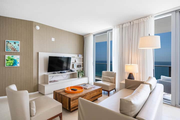 Beach Holiday 3 Bed Luxury Condo - Hollywood, FL