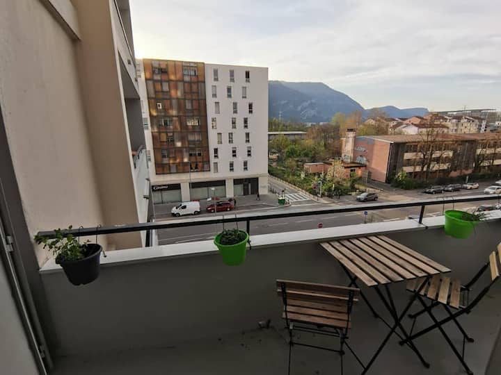 Appart Chaleureux, 8 Personnes - Grenoble