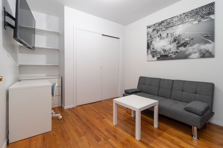 Fully Furnished 1br In The Ues (30 Day Min) - New York City