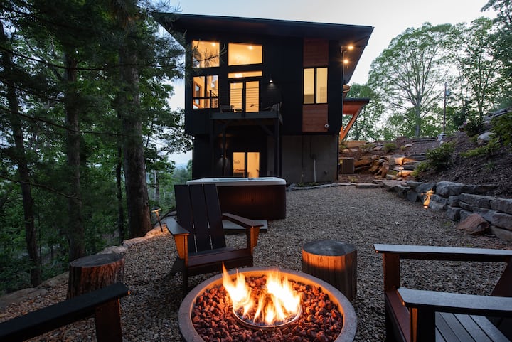 Modern Mountain Retreat Close To Downtown - Weaverville, NC
