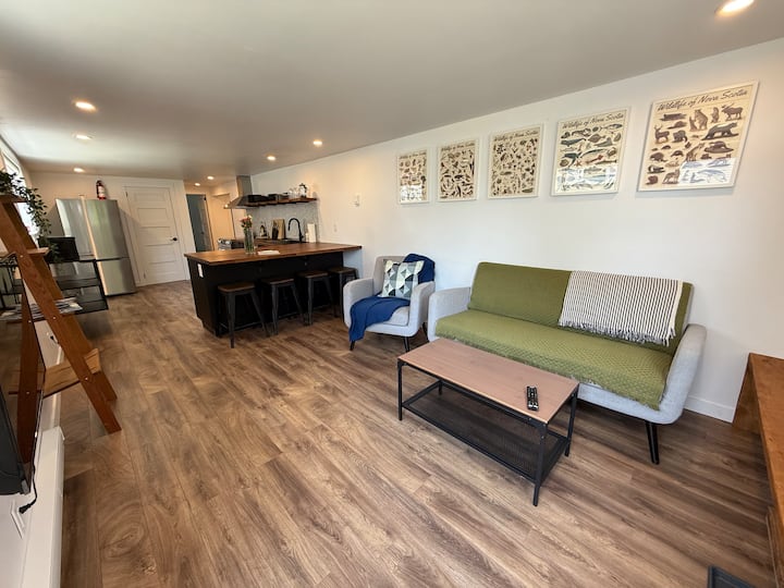 Bright, Modern 2 Bedroom In Woodside - Nova Scotia