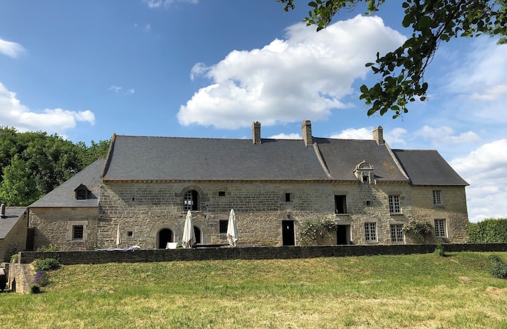 Manoir Xvi-xviiiè, Spacieux, Au Calme De La Nature - Dinan