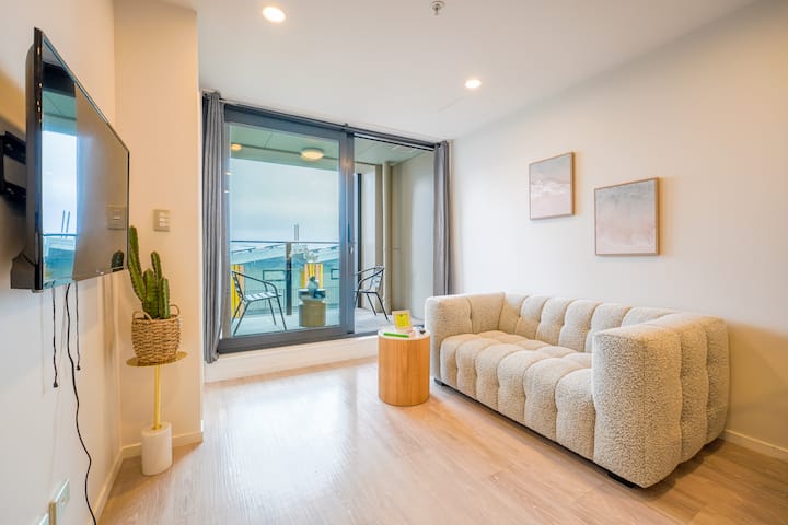 Bright 2 Bedroom In City Centre With Pool - Auckland