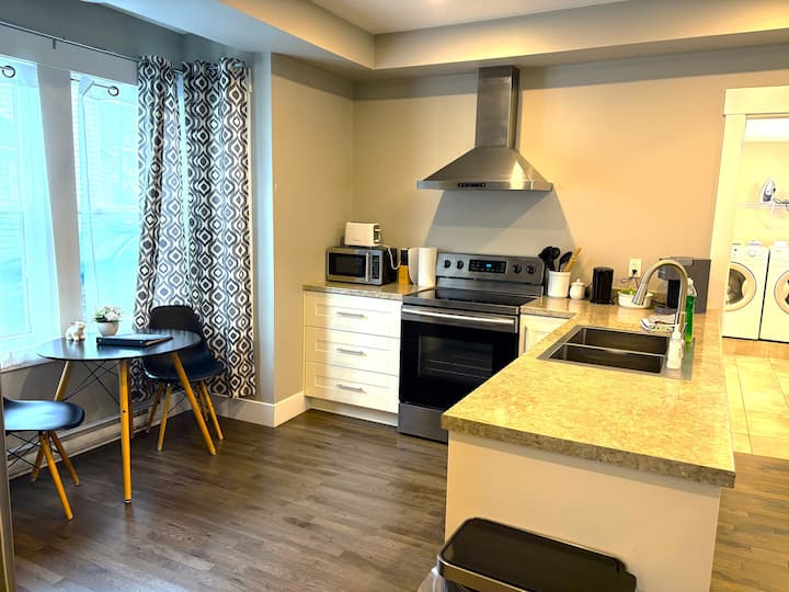 Modern Downtown 1 Bedroom - Moncton