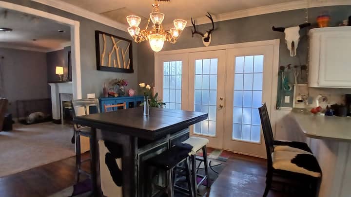 Private Room With Love | Clean, Cozy, Easy Stay - Amarillo, TX