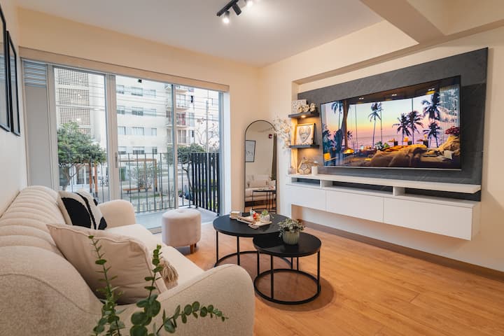 Modern Flat / Pool/parking/wifi/netflix/smartkey - Bellavista