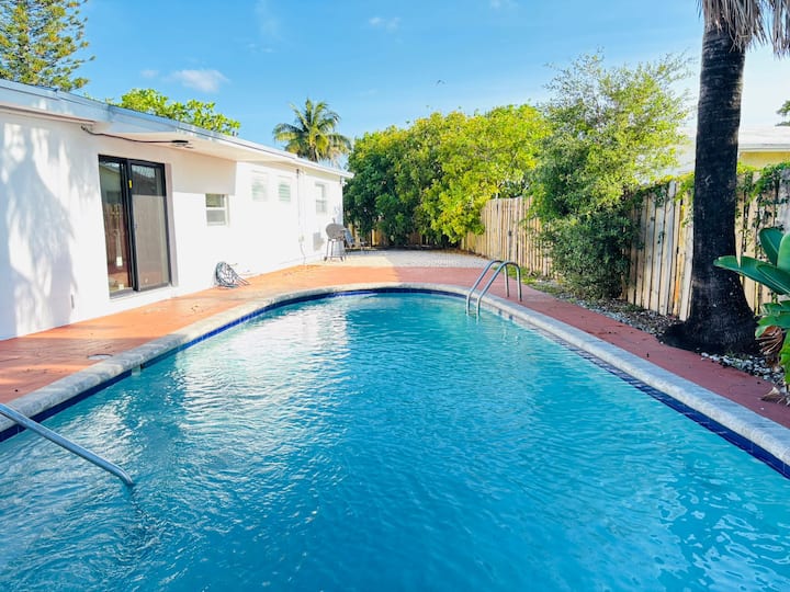 Convenient Location Pompano - Deerfield Beach - Pompano Beach, FL