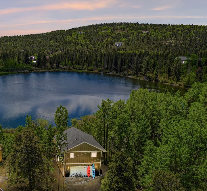 Lakefront - Hot Tub - Kayak - Cozy Cabin - United States