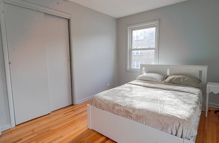 Sparkling Space With Brand New Kitchen! - Skokie, IL