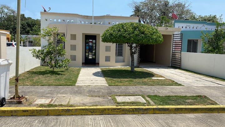 Casa Cómoda Con Piscina Compartida - Tabasco